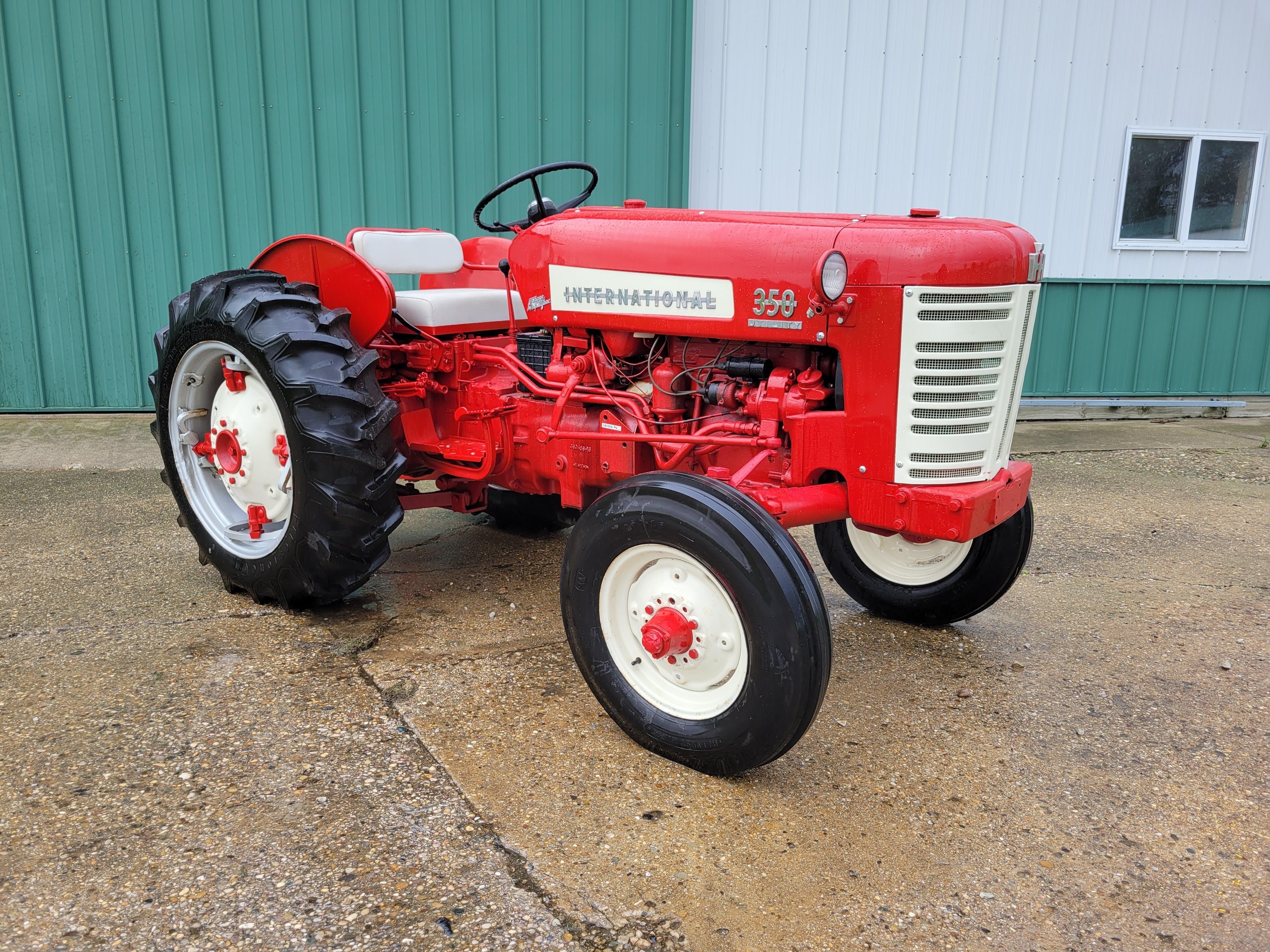 International 350 Utility Parts 350) INTERNATIONAL UTILITY TRACTOR
